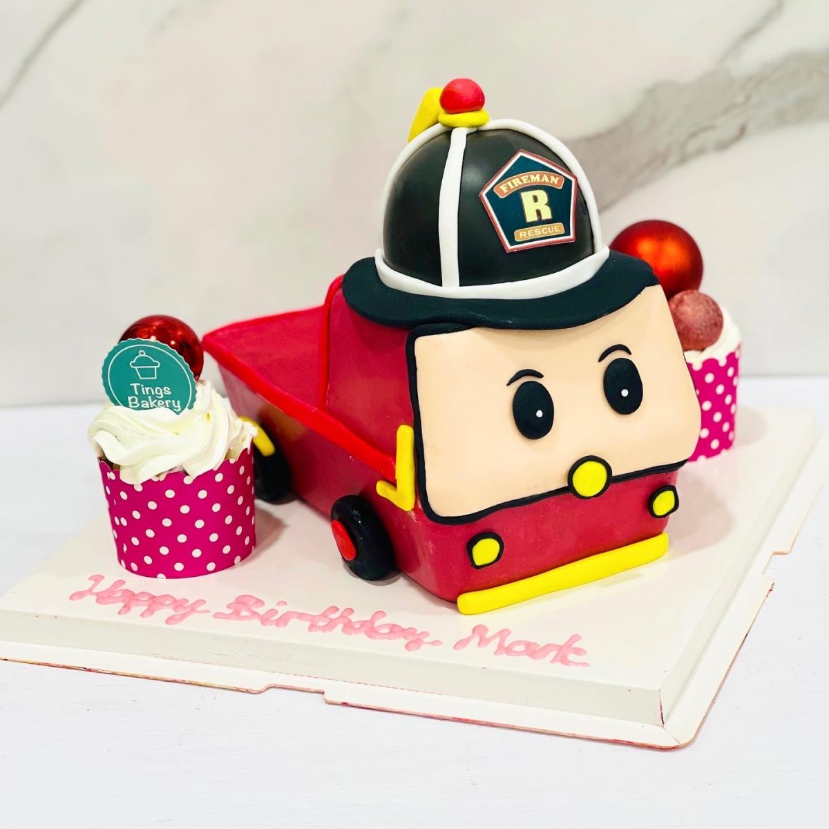 Robocar Roy Pinata Knock Knock / Bombshell Cake